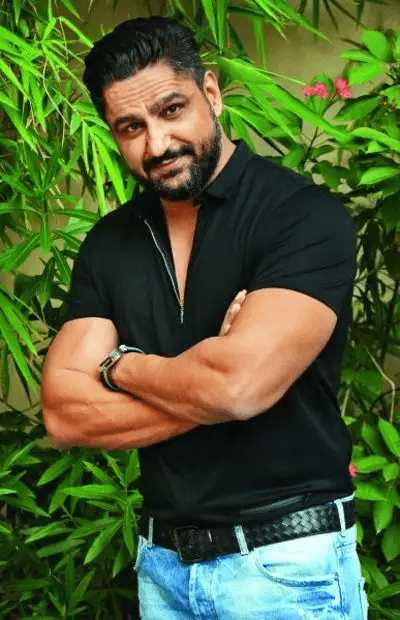 Parag Tyagi Biography